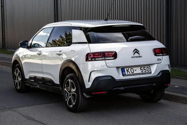 Balts Citroen C4 Cactus 2020 Rīga, ar dzinēja tilpumu 1.20 L un nobraukumu 98 tūkst. km par 7500 €, foto 2 vietnē AUTOMOTO.COM.LV