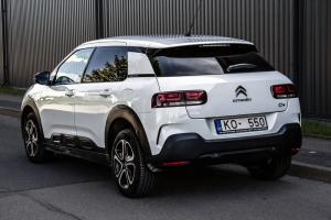 Balts Citroen C4 Cactus 2020 Rīga, ar dzinēja tilpumu 1.20 L un nobraukumu 98 tūkst. km par 7500 €, foto 3 vietnē AUTOMOTO.COM.LV