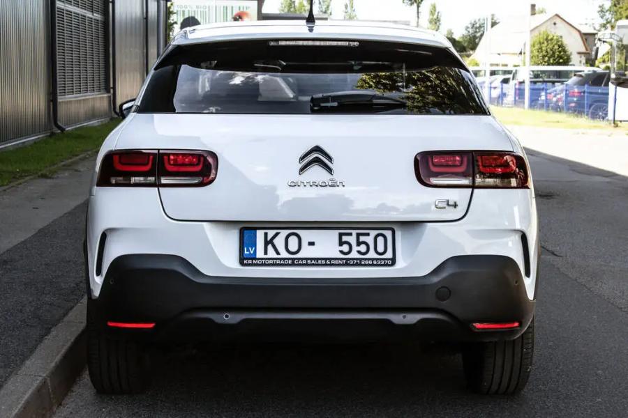 Balts Citroen C4 Cactus 2020 Rīga, ar dzinēja tilpumu 1.20 L un nobraukumu 98 tūkst. km par 7500 €, foto 5 vietnē AUTOMOTO.COM.LV