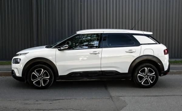 Balts Citroen C4 Cactus 2020 Rīga, ar dzinēja tilpumu 1.20 L un nobraukumu 98 tūkst. km par 7500 €, foto 6 vietnē AUTOMOTO.COM.LV