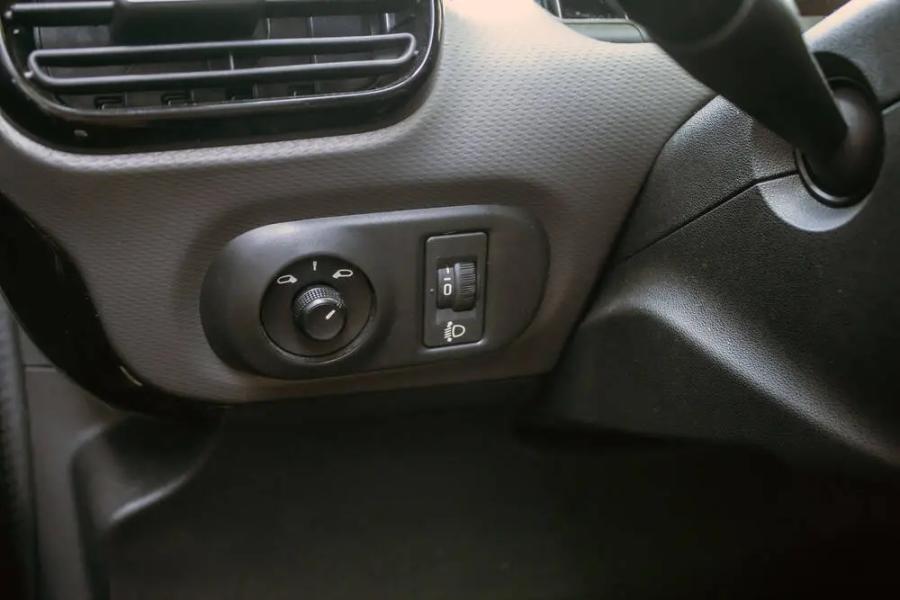 Balts Citroen C4 Cactus 2020 Rīga, ar dzinēja tilpumu 1.20 L un nobraukumu 98 tūkst. km par 7500 €, foto 8 vietnē AUTOMOTO.COM.LV