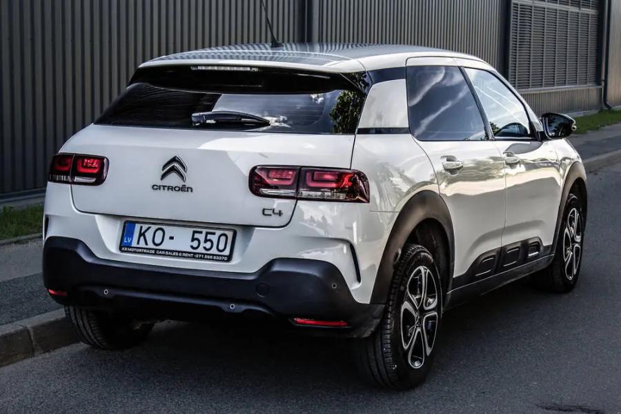 Balts Citroen C4 Cactus 2020 Rīga, ar dzinēja tilpumu 1.20 L un nobraukumu 98 tūkst. km par 7500 €, foto 24 vietnē AUTOMOTO.COM.LV