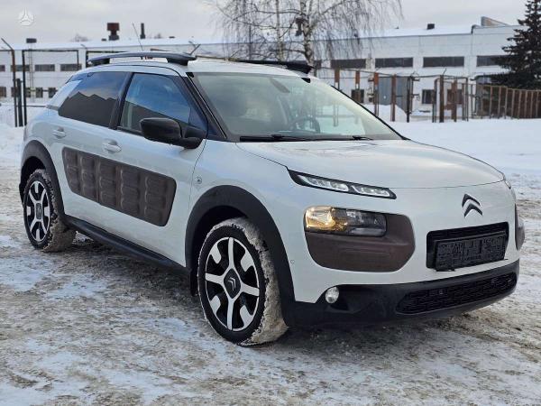 Balts Citroen C4 Cactus 2014 Rokiškis, ar dzinēja tilpumu 1.56 L un nobraukumu 235 tūkst. km par 5687 €, foto 1 vietnē AUTOMOTO.COM.LV