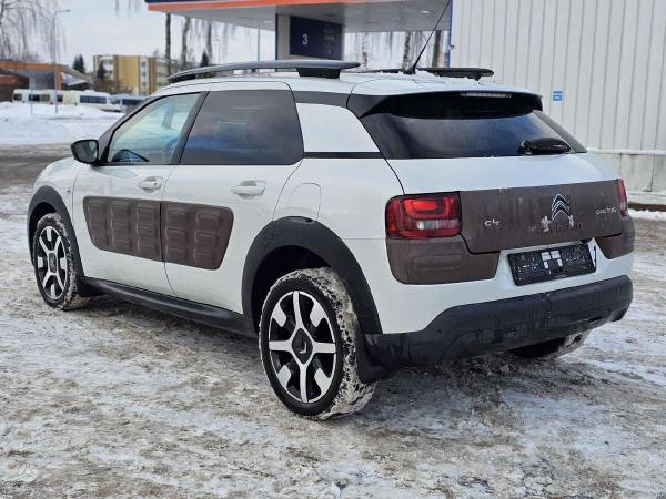 Balts Citroen C4 Cactus 2014 Rokiškis, ar dzinēja tilpumu 1.56 L un nobraukumu 235 tūkst. km par 5687 €, foto 9 vietnē AUTOMOTO.COM.LV
