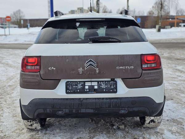 Balts Citroen C4 Cactus 2014 Rokiškis, ar dzinēja tilpumu 1.56 L un nobraukumu 235 tūkst. km par 5687 €, foto 11 vietnē AUTOMOTO.COM.LV