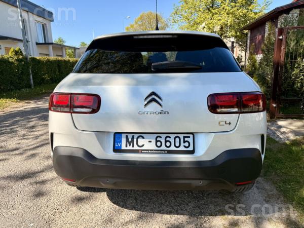 Balts Citroen C4 Cactus 2019 Valmiera, ar dzinēja tilpumu 1.20 L un nobraukumu 73 tūkst. km par 8000 €, foto 9 vietnē AUTOMOTO.COM.LV