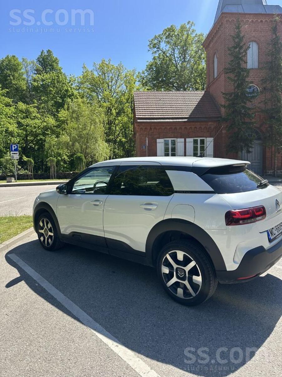 White Citroen C4 Cactus 2019 in Valmiera, with an engine capacity of 1.20 L and mileage of 74 thousand km for 7200 €, photo 1 on AUTOMOTO.COM.LV