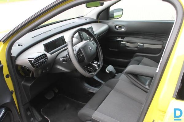 Yellow Citroen C4 Cactus 2015 in Riga, with an engine capacity of 1.20 L and mileage of 98 thousand km for 6990 €, photo 5 on AUTOMOTO.COM.LV