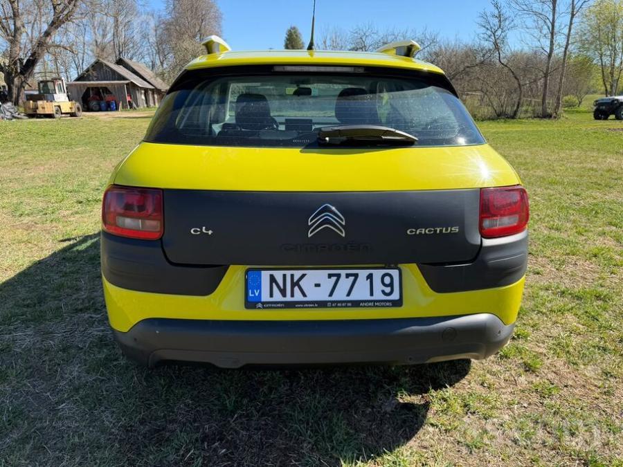 Dzeltens Citroen C4 Cactus 2015 Rēzekne, ar dzinēja tilpumu 1.60 L un nobraukumu 149 tūkst. km par 6000 €, foto 11 vietnē AUTOMOTO.COM.LV