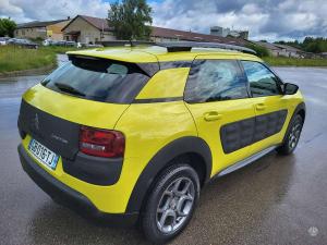 Yellow Citroen C4 Cactus 2015 in Taurage, with an engine capacity of 1.20 L and mileage of 118 thousand km for 4500 €, photo 7 on AUTOMOTO.COM.LV