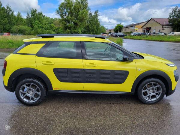 Dzeltens Citroen C4 Cactus 2015 Tauragė, ar dzinēja tilpumu 1.20 L un nobraukumu 118 tūkst. km par 4500 €, foto 7 vietnē AUTOMOTO.COM.LV