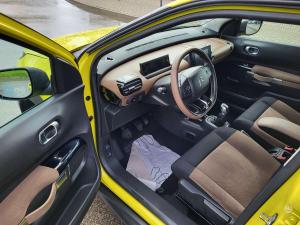 Yellow Citroen C4 Cactus 2015 in Taurage, with an engine capacity of 1.20 L and mileage of 118 thousand km for 4500 €, photo 10 on AUTOMOTO.COM.LV