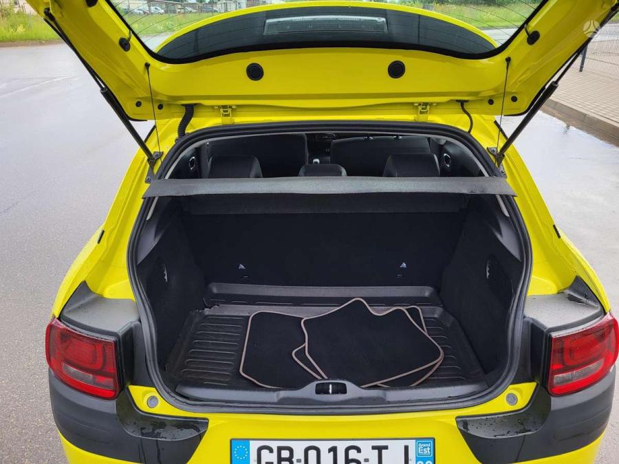 Yellow Citroen C4 Cactus 2015 in Taurage, with an engine capacity of 1.20 L and mileage of 118 thousand km for 4500 €, photo 12 on AUTOMOTO.COM.LV