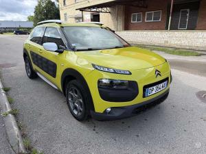 Yellow Citroen C4 Cactus 2015 in Alytus, with an engine capacity of 1.20 L and mileage of 120 thousand km for 4500 €, photo 6 on AUTOMOTO.COM.LV