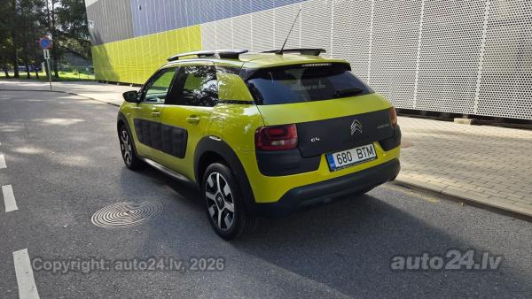 Желтый Ситроен C4 Кактус 2017 в Таллин, объемом двигателя 1.20 л и пробегом 137 тыс. км за 6900 €, фото 3 на AUTOMOTO.COM.LV