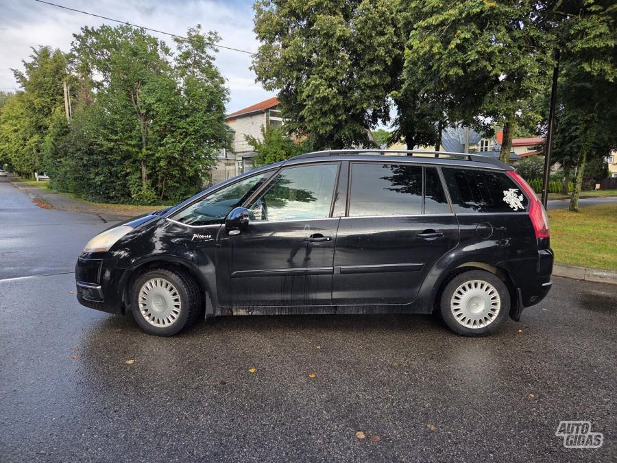 Black Citroen C4 Grand Picasso 2006 in Alytus, with an engine capacity of 2.00 L and mileage of 243 thousand km for 1000 €, photo 3 on AUTOMOTO.COM.LV