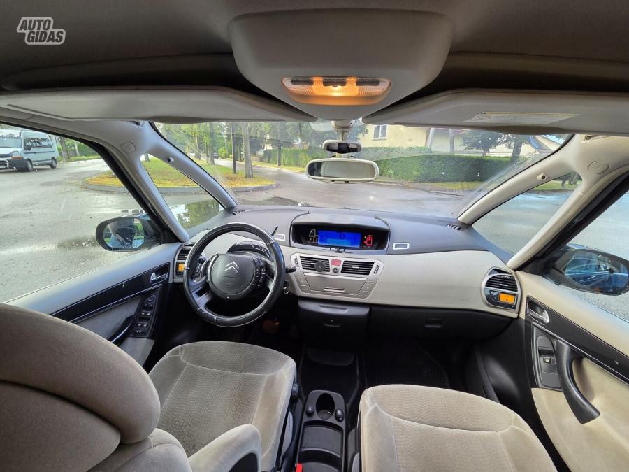 Black Citroen C4 Grand Picasso 2006 in Alytus, with an engine capacity of 2.00 L and mileage of 243 thousand km for 1000 €, photo 5 on AUTOMOTO.COM.LV
