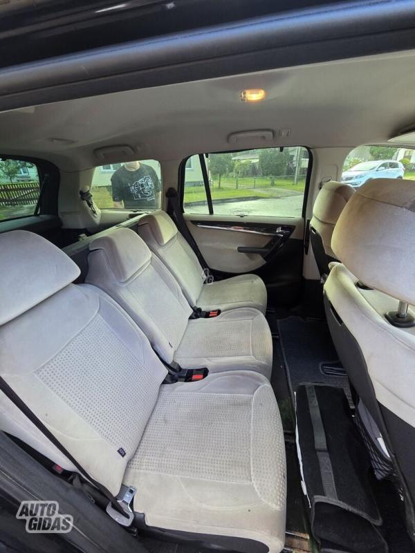 Melns Citroen C4 Grand Picasso 2006 Alīta, ar dzinēja tilpumu 2.00 L un nobraukumu 243 tūkst. km par 1000 €, foto 5 vietnē AUTOMOTO.COM.LV