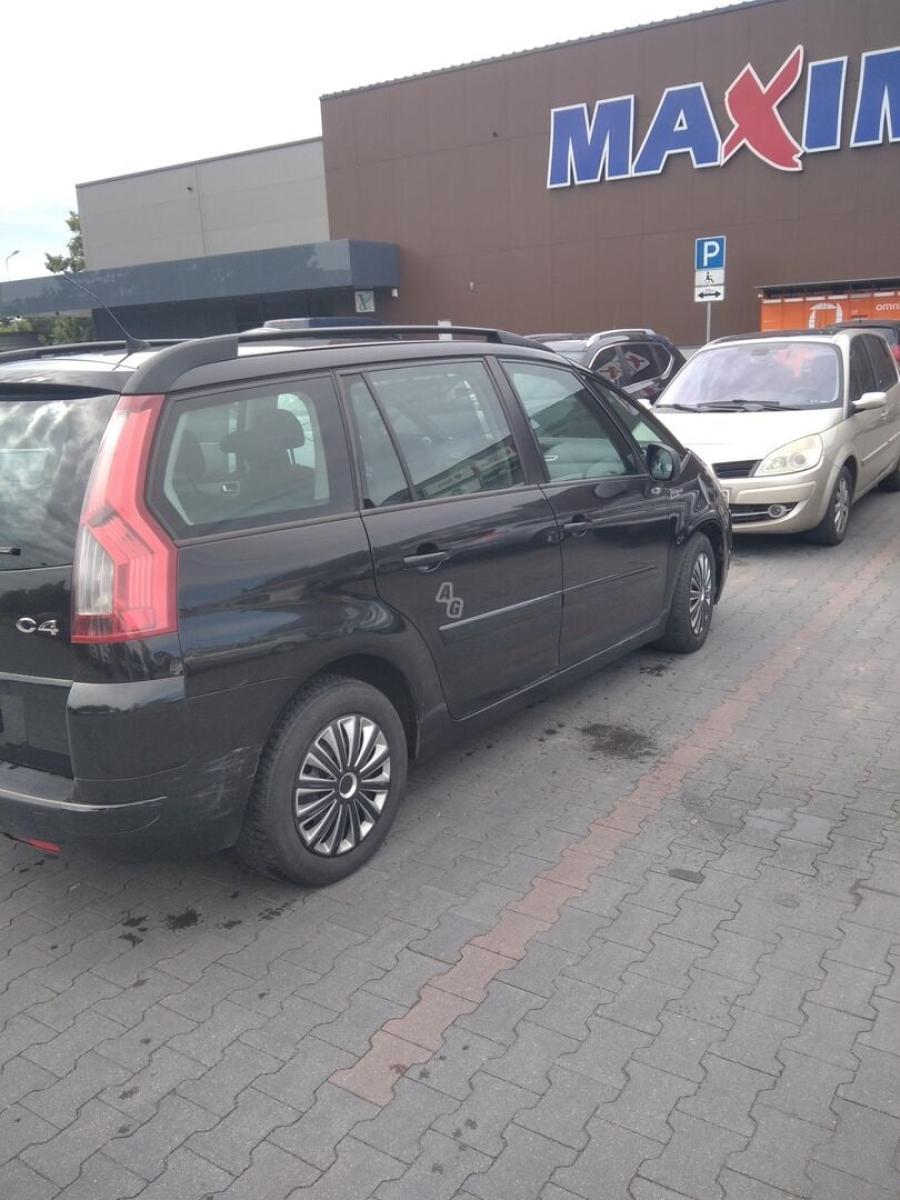 Черный Ситроен C4 Grand Picasso 2008 в Таураге, объемом двигателя 1.60 л и пробегом 268 тыс. км за 888 €, фото 5 на AUTOMOTO.COM.LV