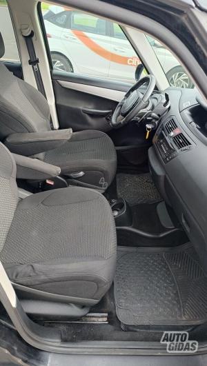 Melns Citroen C4 Grand Picasso 2010 Kauņa, ar dzinēja tilpumu 2.00 L un nobraukumu 275 tūkst. km par 1999 €, foto 10 vietnē AUTOMOTO.COM.LV