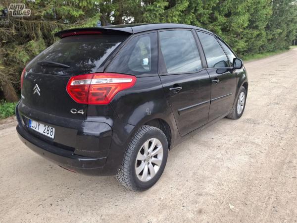 Melns Citroen C4 Grand Picasso 2010 Mažeikiai, ar dzinēja tilpumu 1.60 L un nobraukumu 285 tūkst. km par 1450 €, foto 3 vietnē AUTOMOTO.COM.LV