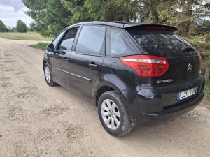 Black Citroen C4 Grand Picasso 2010 in Mazeikiai, with an engine capacity of 1.60 L and mileage of 285 thousand km for 1450 €, photo 5 on AUTOMOTO.COM.LV