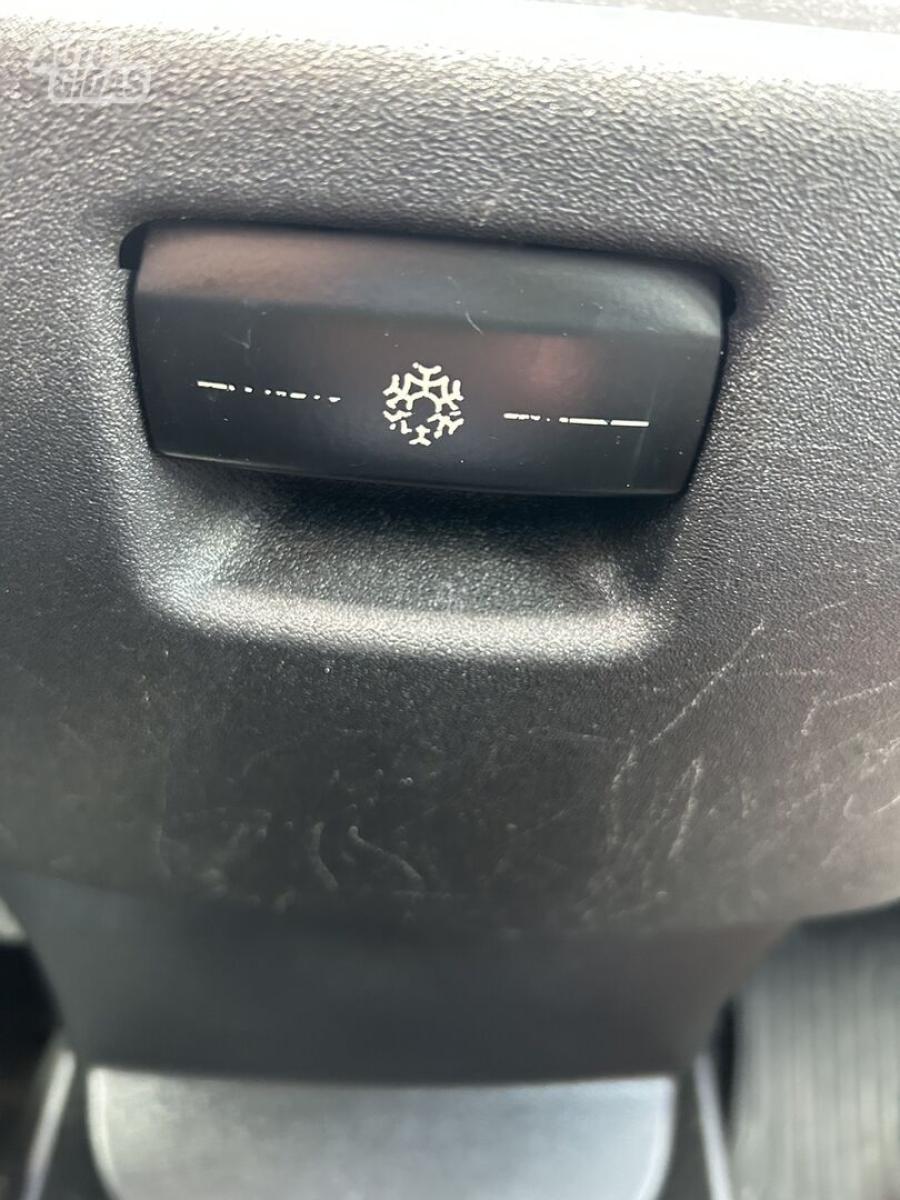 Black Citroen C4 Grand Picasso 2011 in Vilnius, with an engine capacity of 1.60 L and mileage of 310 thousand km for 1999 €, photo 21 on AUTOMOTO.COM.LV