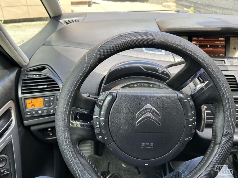Black Citroen C4 Grand Picasso 2011 in Vilnius, with an engine capacity of 1.60 L and mileage of 310 thousand km for 1999 €, photo 23 on AUTOMOTO.COM.LV