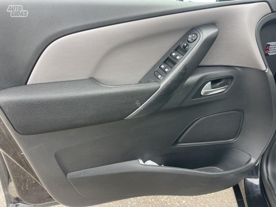 Melns Citroen C4 Grand Picasso 2014 Kauņa, ar dzinēja tilpumu 1.60 L un nobraukumu 208 tūkst. km par 5700 €, foto 22 vietnē AUTOMOTO.COM.LV