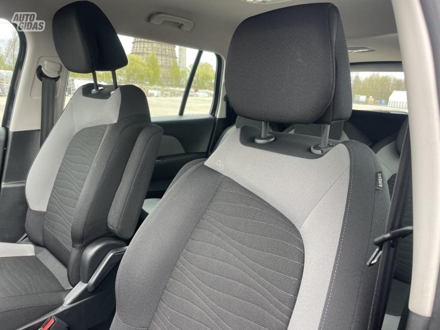 Melns Citroen C4 Grand Picasso 2014 Kauņa, ar dzinēja tilpumu 1.60 L un nobraukumu 208 tūkst. km par 5700 €, foto 30 vietnē AUTOMOTO.COM.LV