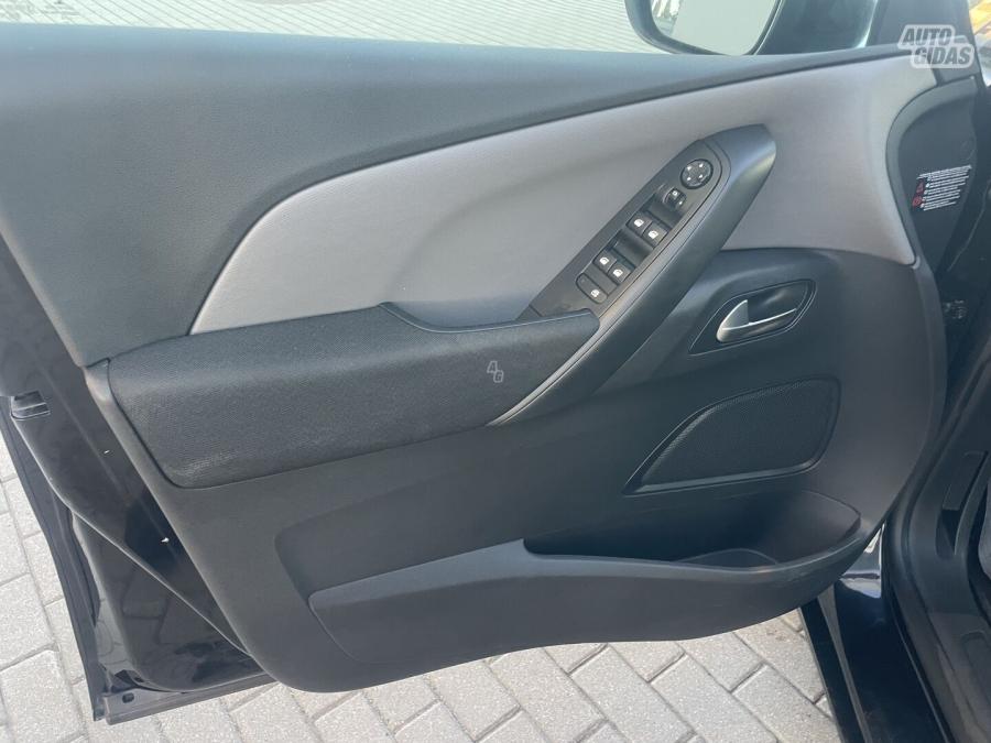 Black Citroen C4 Grand Picasso 2014 in Kaunas, with an engine capacity of 1.60 L and mileage of 201 thousand km for 5990 €, photo 18 on AUTOMOTO.COM.LV