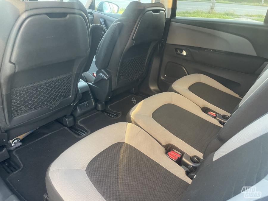Black Citroen C4 Grand Picasso 2014 in Kaunas, with an engine capacity of 1.60 L and mileage of 201 thousand km for 5990 €, photo 25 on AUTOMOTO.COM.LV