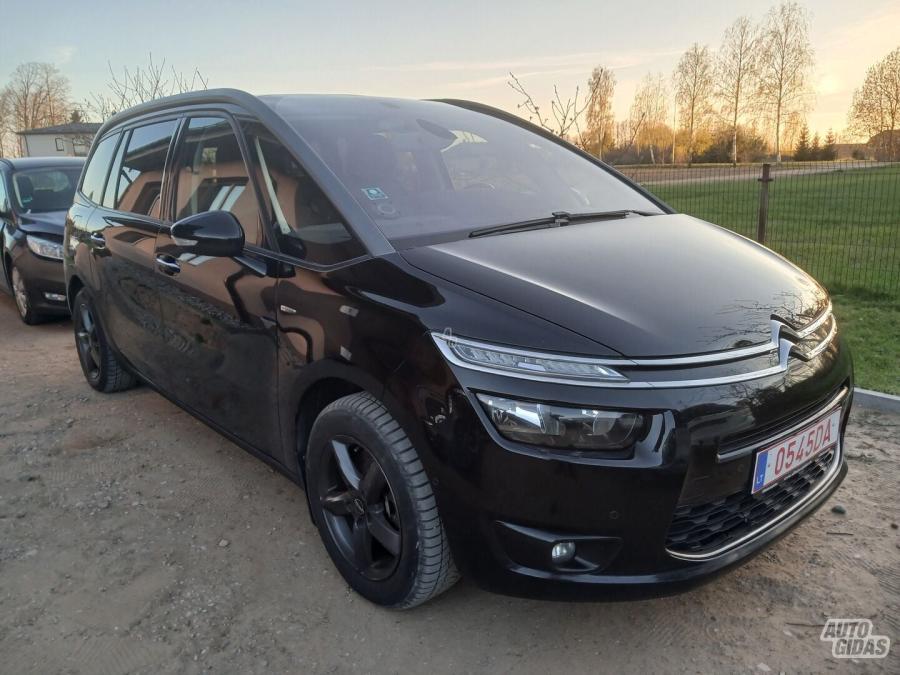 Melns Citroen C4 Grand Picasso 2015 Šakiai, ar dzinēja tilpumu 2.00 L un nobraukumu 378 tūkst. km par 4399 €, foto 4 vietnē AUTOMOTO.COM.LV