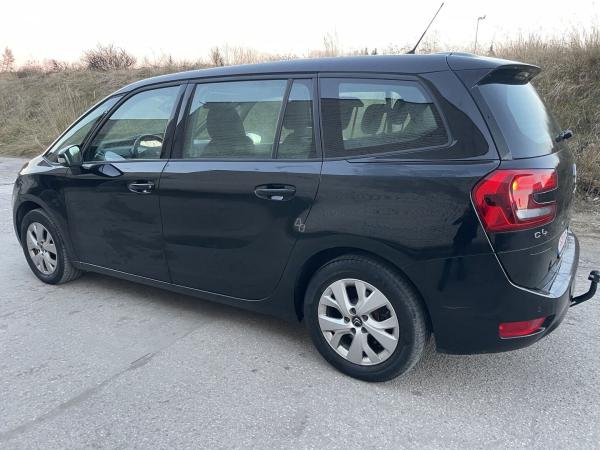 Black Citroen C4 Grand Picasso 2018 in Kaunas, with an engine capacity of 1.20 L and mileage of 230 thousand km for 6700 €, photo 2 on AUTOMOTO.COM.LV