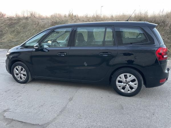 Black Citroen C4 Grand Picasso 2018 in Kaunas, with an engine capacity of 1.20 L and mileage of 230 thousand km for 6700 €, photo 5 on AUTOMOTO.COM.LV