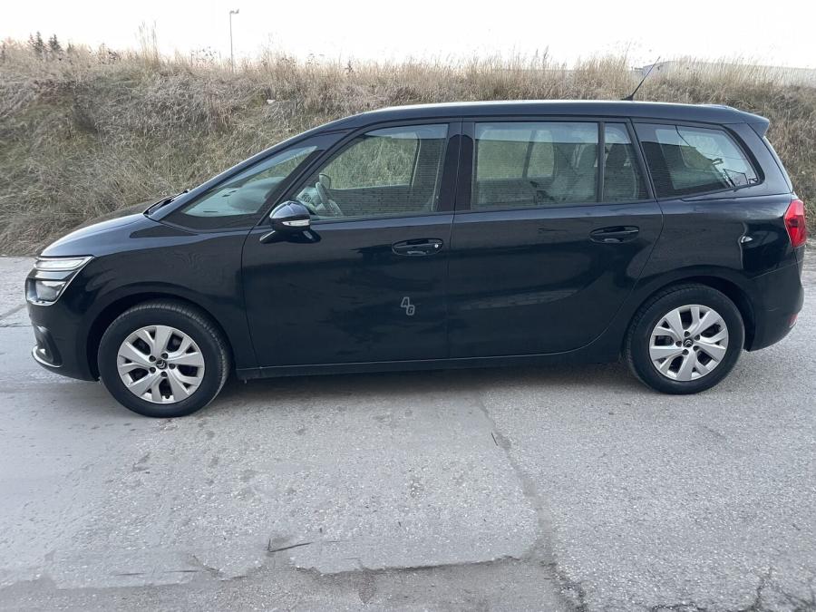 Black Citroen C4 Grand Picasso 2018 in Kaunas, with an engine capacity of 1.20 L and mileage of 230 thousand km for 6700 €, photo 12 on AUTOMOTO.COM.LV