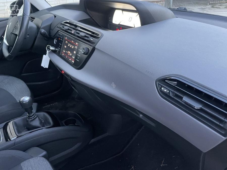 Black Citroen C4 Grand Picasso 2018 in Kaunas, with an engine capacity of 1.20 L and mileage of 230 thousand km for 6700 €, photo 17 on AUTOMOTO.COM.LV