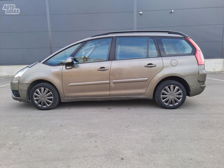 Brūns Citroen C4 Grand Picasso 2007 Telšiai, ar dzinēja tilpumu 1.60 L un nobraukumu 299 tūkst. km par 1350 €, foto 4 vietnē AUTOMOTO.COM.LV