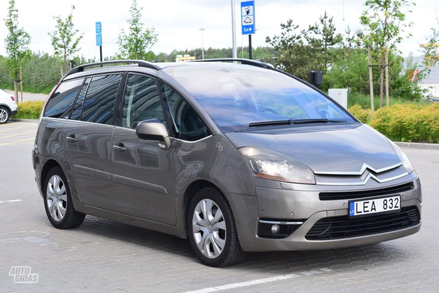 Brown Citroen C4 Grand Picasso 2007 in Vilnius, with an engine capacity of 2.00 L and mileage of 336 thousand km for 2900 €, photo 4 on AUTOMOTO.COM.LV