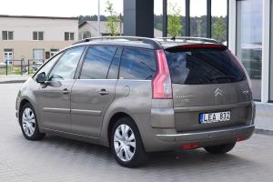 Brown Citroen C4 Grand Picasso 2007 in Vilnius, with an engine capacity of 2.00 L and mileage of 336 thousand km for 2900 €, photo 7 on AUTOMOTO.COM.LV