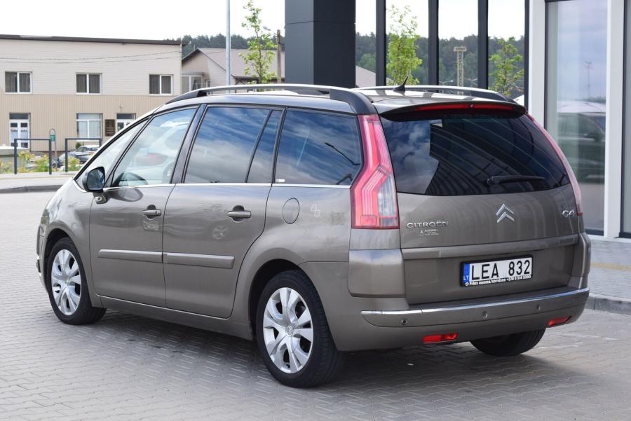 Brown Citroen C4 Grand Picasso 2007 in Vilnius, with an engine capacity of 2.00 L and mileage of 336 thousand km for 2900 €, photo 7 on AUTOMOTO.COM.LV