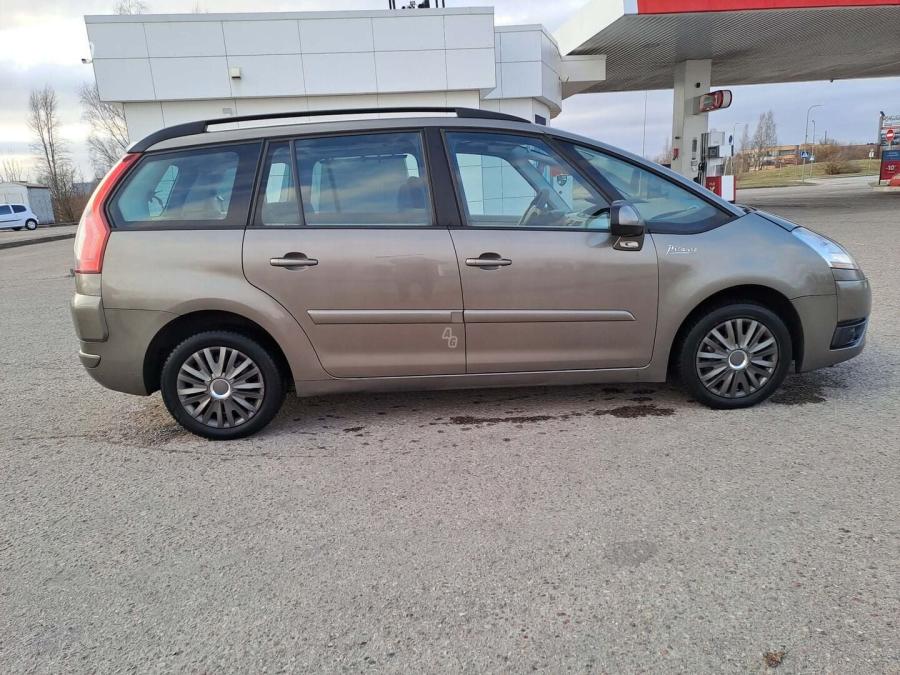 Pelēks Citroen C4 Grand Picasso 2007 Telšiai, ar dzinēja tilpumu 1.60 L un nobraukumu 300 tūkst. km par 1100 €, foto 8 vietnē AUTOMOTO.COM.LV