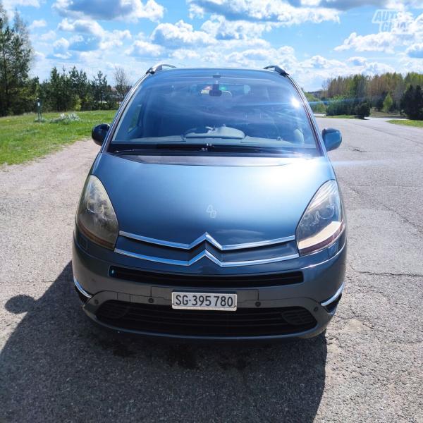 Grey Citroen C4 Grand Picasso 2007 in Siauliai, with an engine capacity of 2.00 L and mileage of 232 thousand km for 3400 €, photo 1 on AUTOMOTO.COM.LV