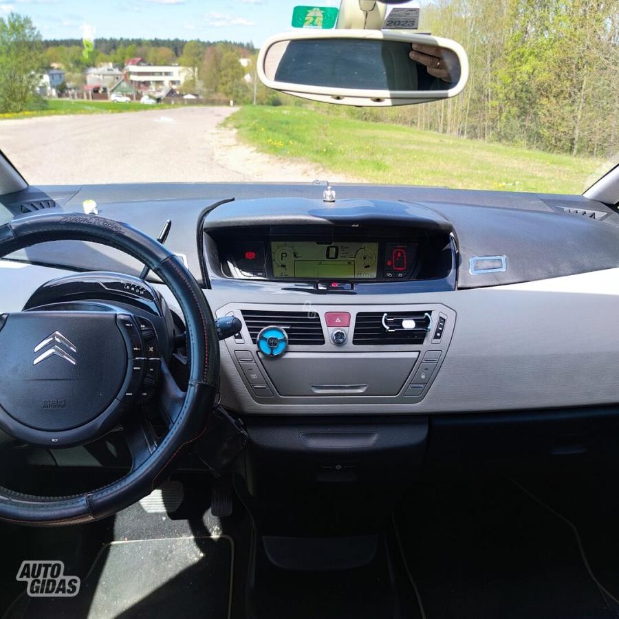 Grey Citroen C4 Grand Picasso 2007 in Siauliai, with an engine capacity of 2.00 L and mileage of 232 thousand km for 3400 €, photo 12 on AUTOMOTO.COM.LV