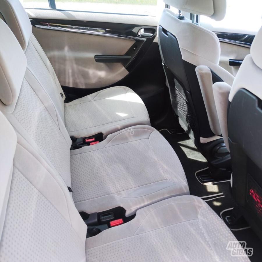 Grey Citroen C4 Grand Picasso 2007 in Siauliai, with an engine capacity of 2.00 L and mileage of 232 thousand km for 3400 €, photo 17 on AUTOMOTO.COM.LV