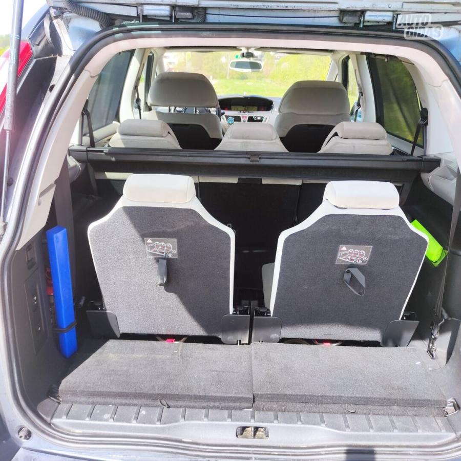 Grey Citroen C4 Grand Picasso 2007 in Siauliai, with an engine capacity of 2.00 L and mileage of 232 thousand km for 3400 €, photo 18 on AUTOMOTO.COM.LV