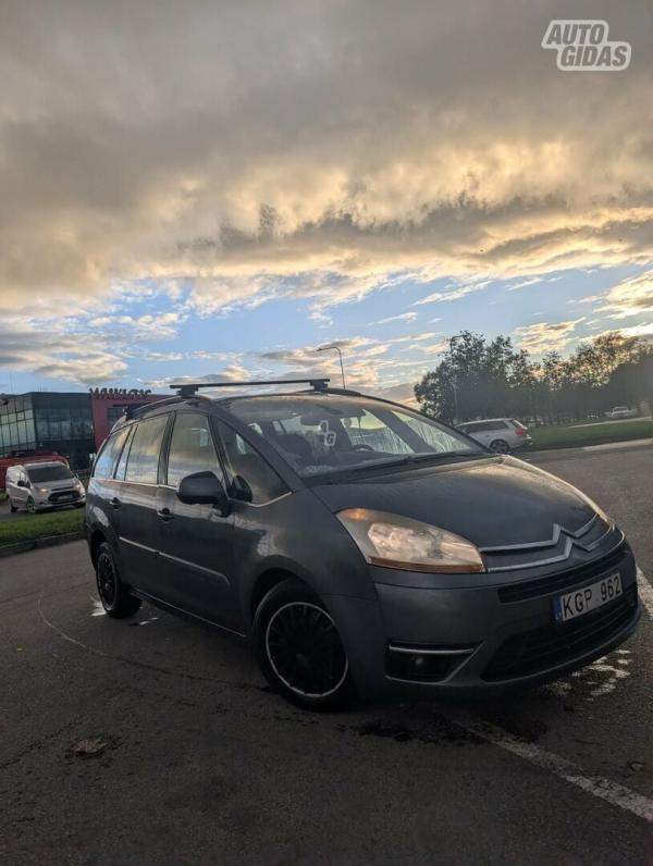 Citroen C4 Grand Picasso 2007 Panevēža vietnē Pelēks Citroen C4 Grand Picasso 2007 Panevēža, ar dzinēja tilpumu 1.60 L un nobraukumu 230 tūkst. km par 1200 €, foto 1 vietnē AUTOMOTO.COM.LV