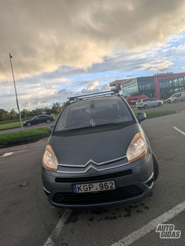 Citroen C4 Grand Picasso 2007 Panevēža vietnē Pelēks Citroen C4 Grand Picasso 2007 Panevēža, ar dzinēja tilpumu 1.60 L un nobraukumu 230 tūkst. km par 1200 €, foto 4 vietnē AUTOMOTO.COM.LV