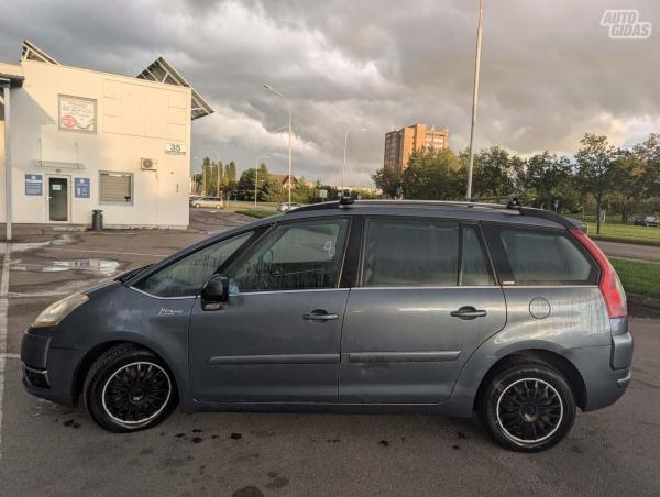 Citroen C4 Grand Picasso 2007 Panevēža vietnē Pelēks Citroen C4 Grand Picasso 2007 Panevēža, ar dzinēja tilpumu 1.60 L un nobraukumu 230 tūkst. km par 1200 €, foto 6 vietnē AUTOMOTO.COM.LV
