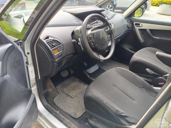Grey Citroen C4 Grand Picasso 2010 in Klaipeda, with an engine capacity of 2.00 L and mileage of 262 thousand km for 2000 €, photo 4 on AUTOMOTO.COM.LV